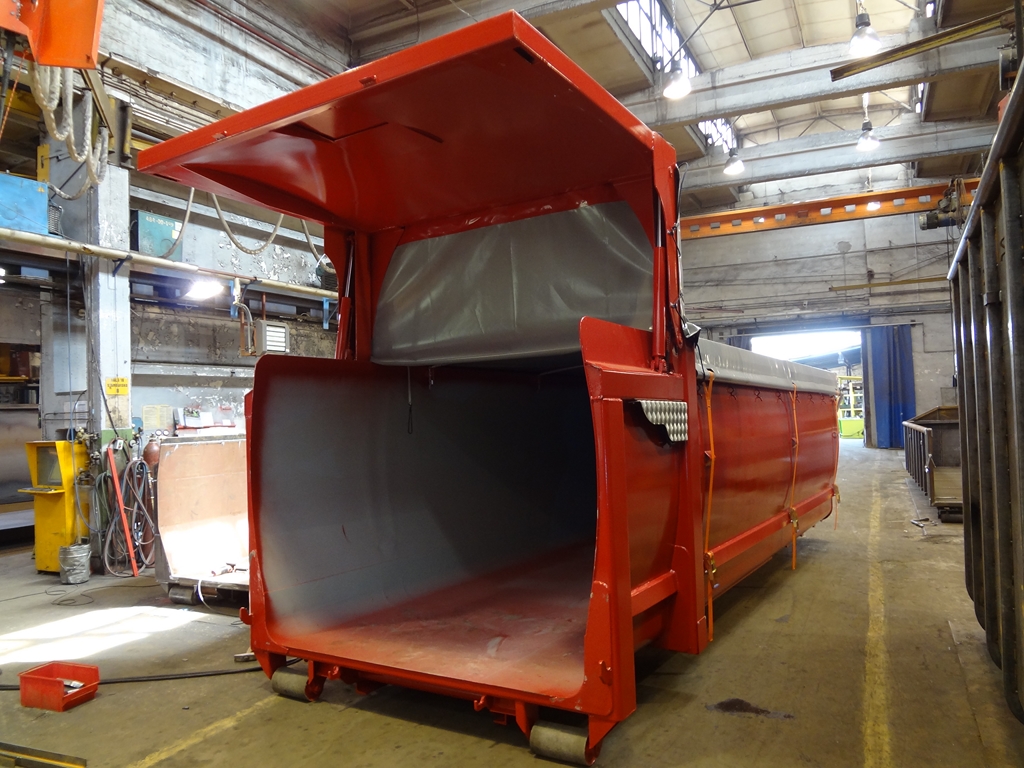 Abrollcontainer mit hydraulischer Heckklappe | RECYTECH